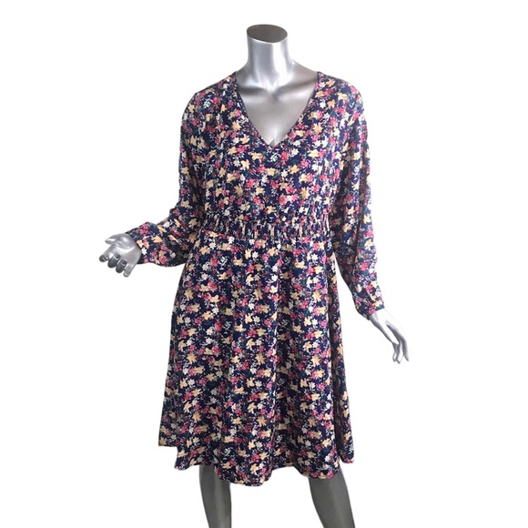 BloomChic | Dresses | Bloom Chic Medium Ditsy Floral Shirred Knee Dress ...